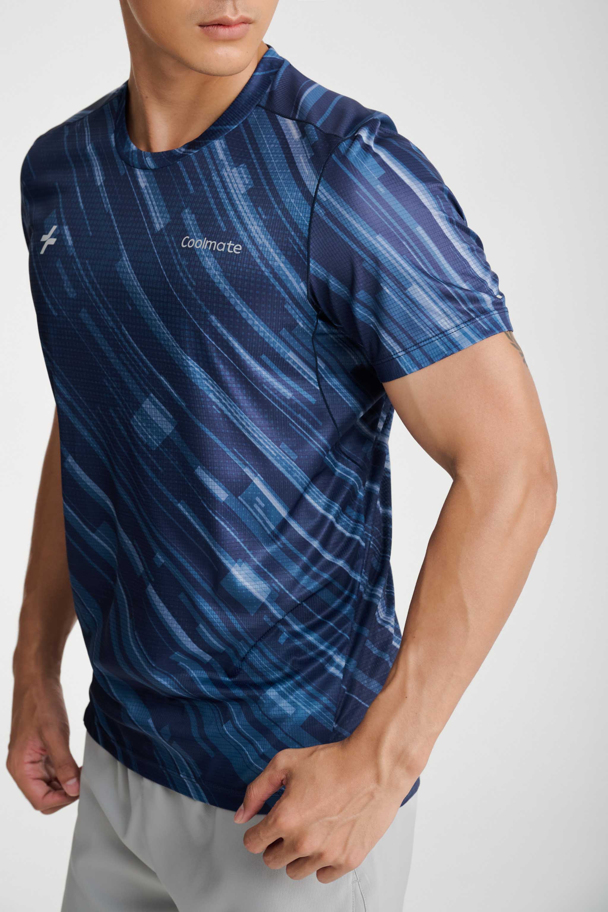 Tshirt Chạy Bộ Nam Airflow Luman Line Nhanh Khô - Coolmate
