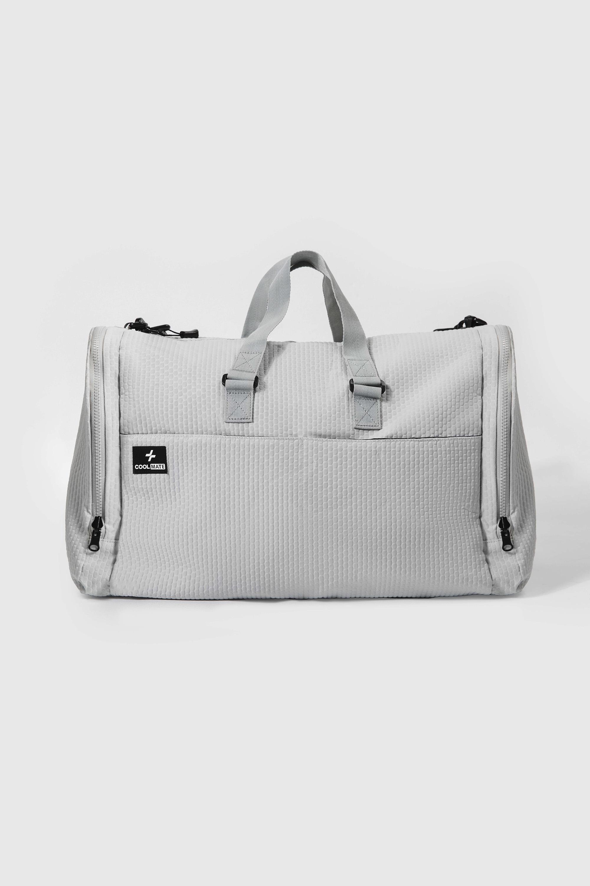 Túi UT Duffle size vừa 18L - Coolmate